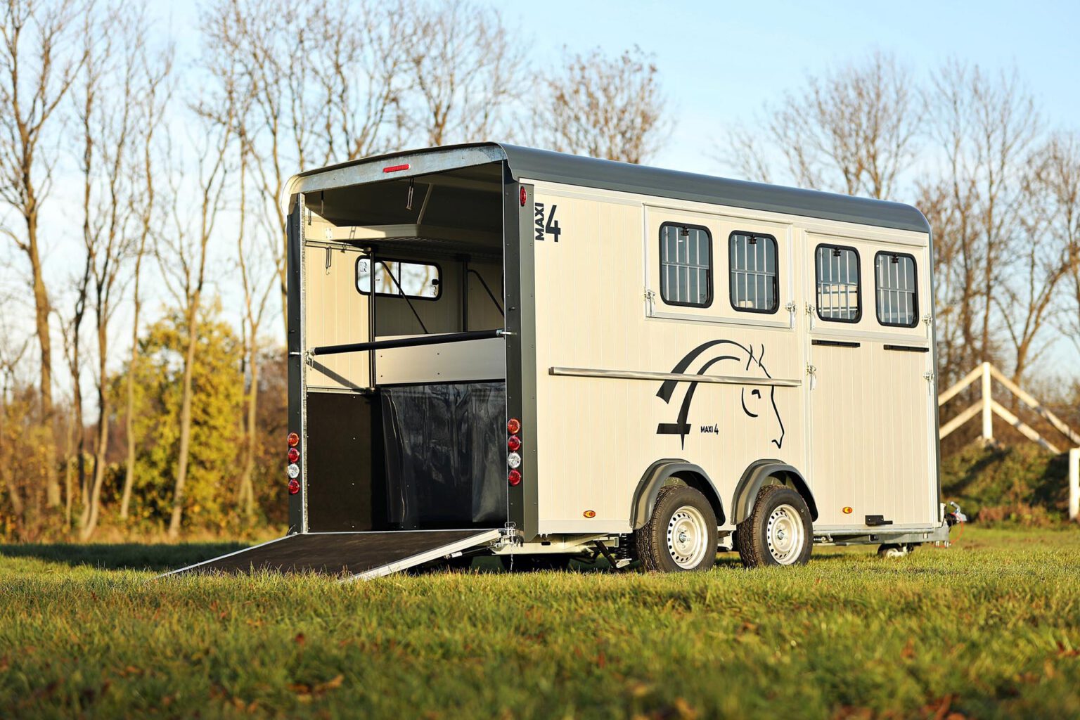 Cheval Liberté Optimax (Maxi 4) · Anhaenger Engler